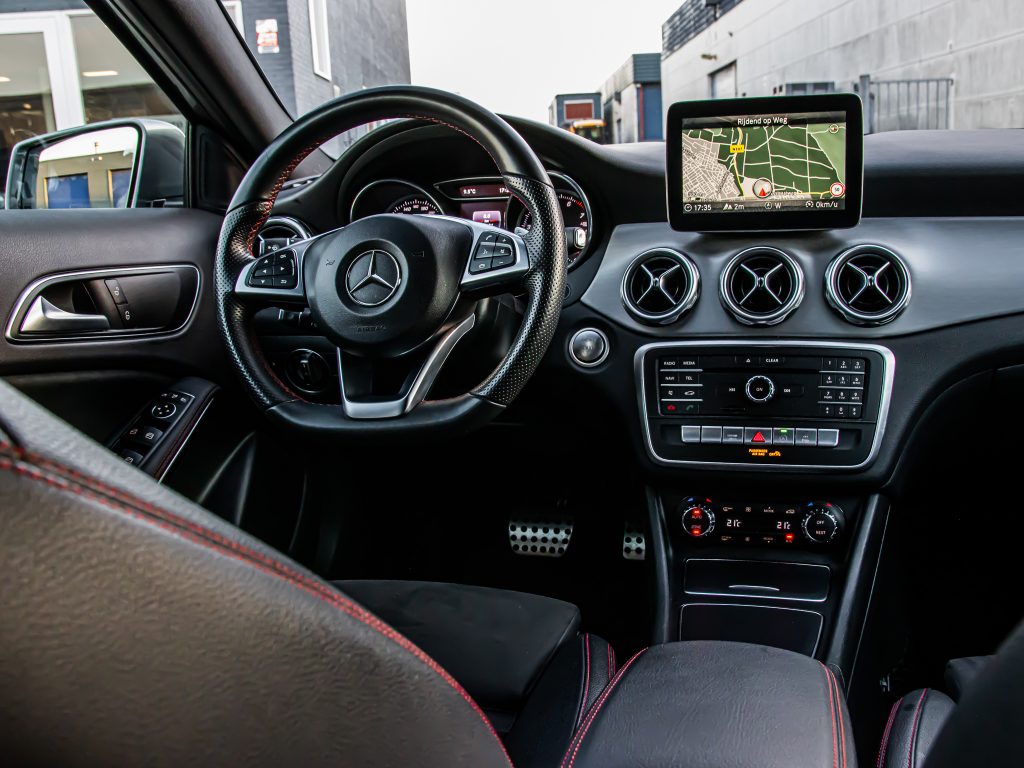 Mercedes-Benz GLA180 Activity Edition | AMG Line, Camera & 19"